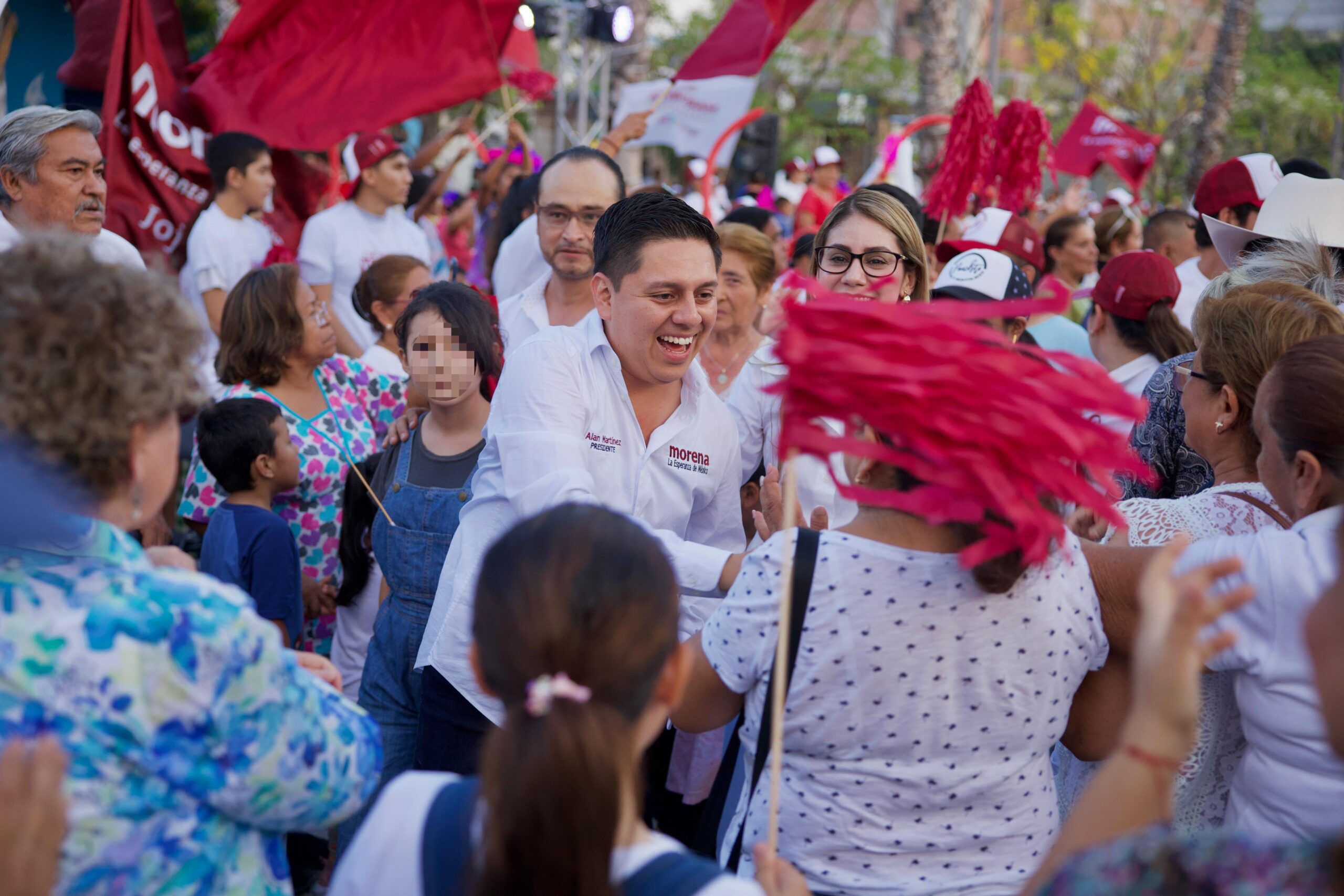CON ZÓCALO ABARROTADO ALAN MARTÍNEZ, INICIA CAMPAÑA POR LA PRESIDENCIA ...